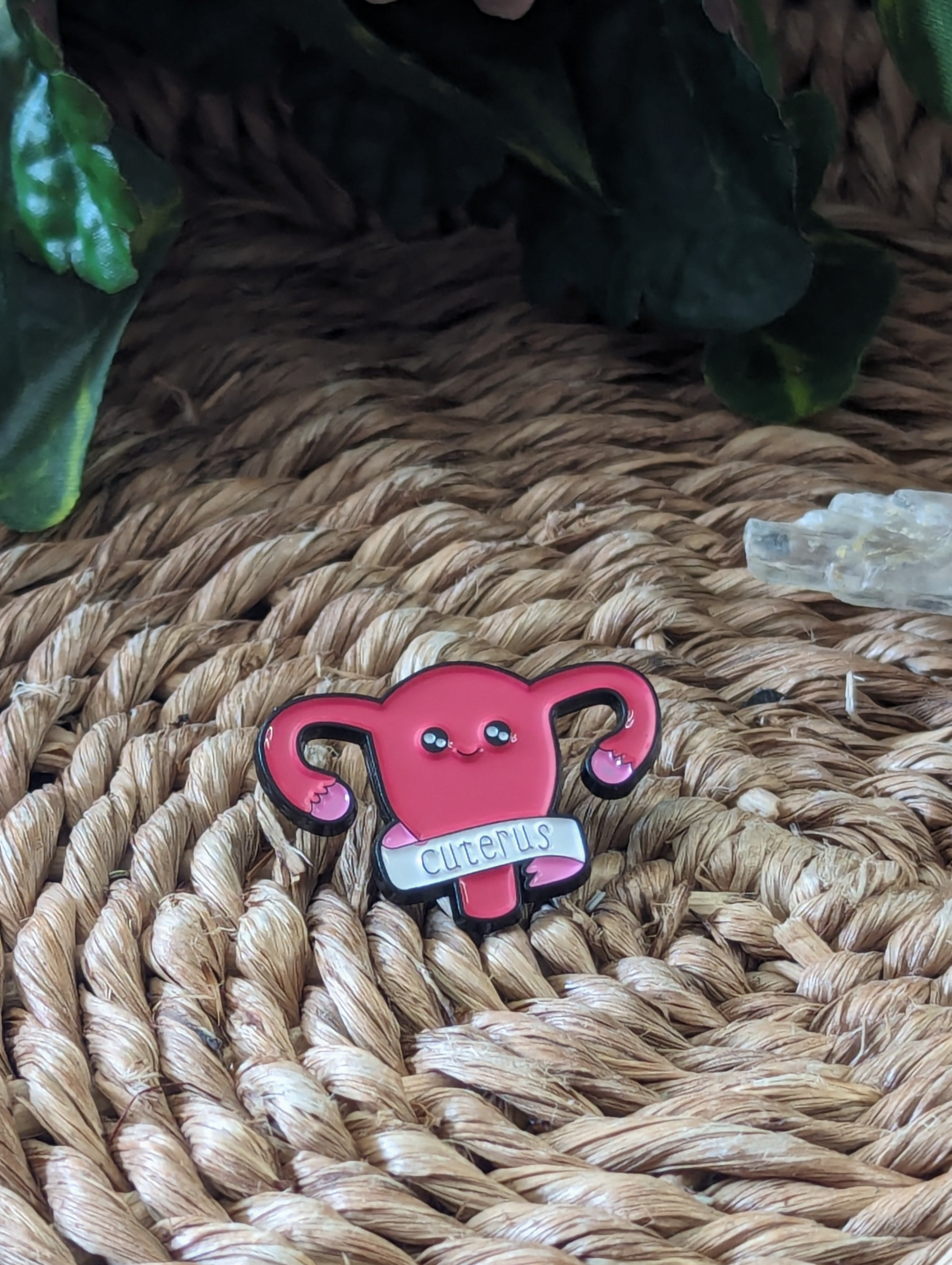 Cuterus Pin – Triakoras