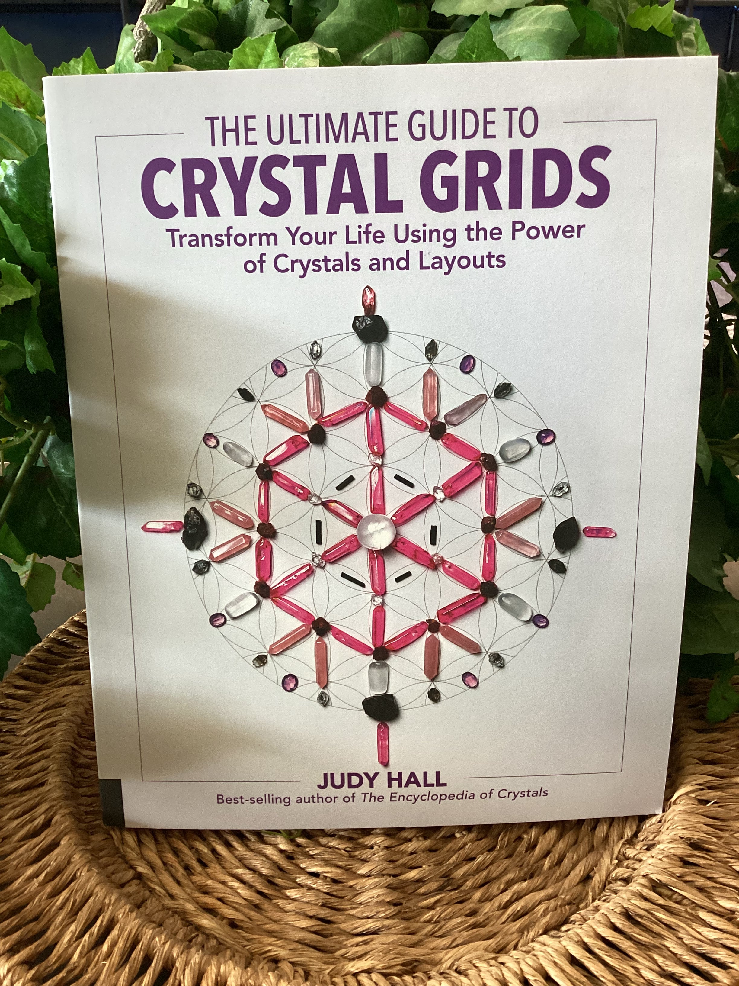 Ultimate Guide to Crystal Grids – Triakoras