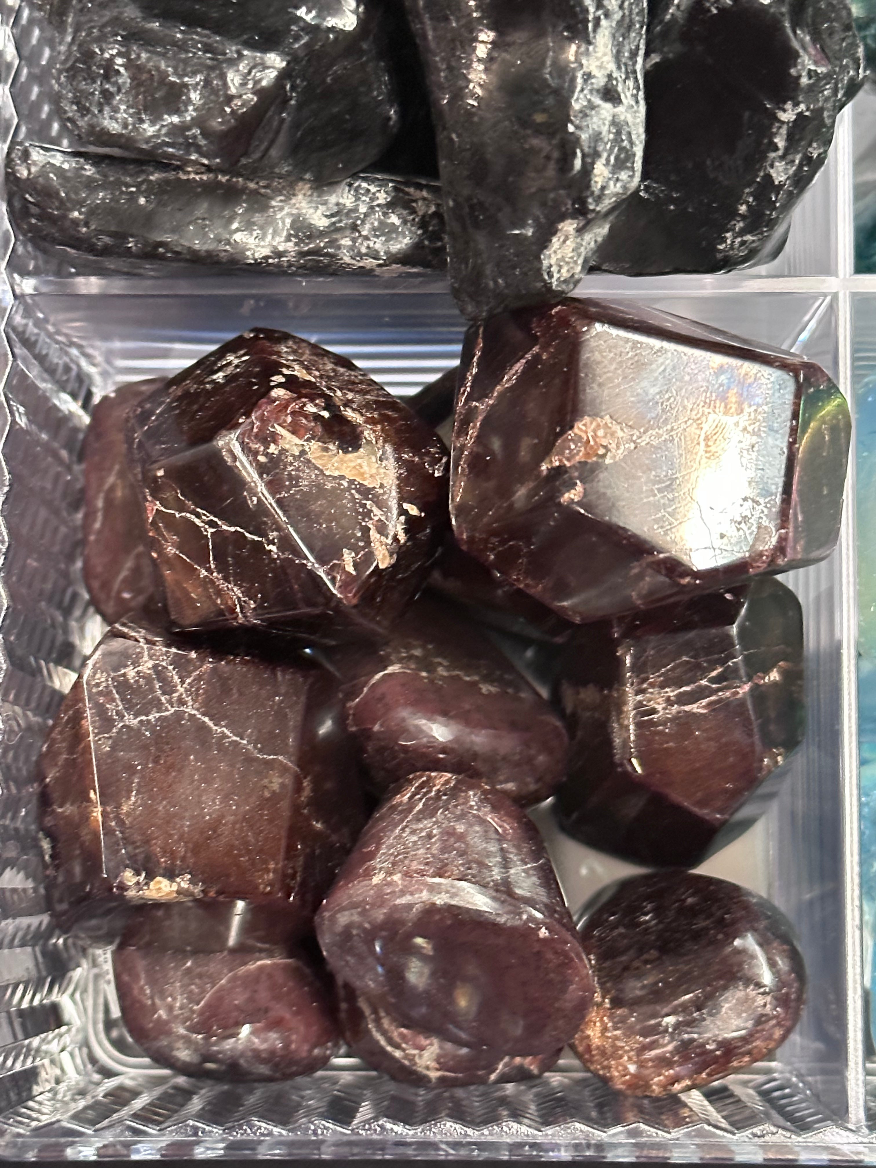 Garnet Hex Large – Triakoras